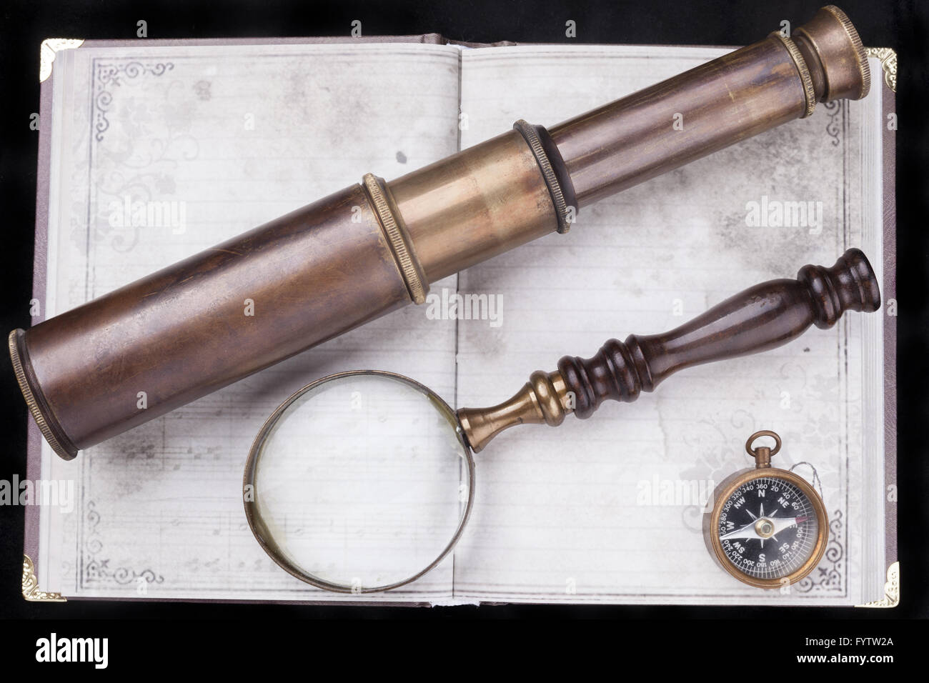 Old telescope hi-res stock photography and images - Alamy