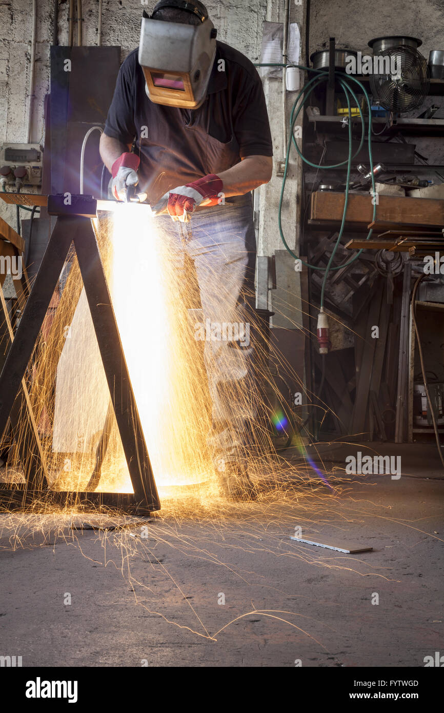 Manual metalworking hi-res stock photography and images - Alamy