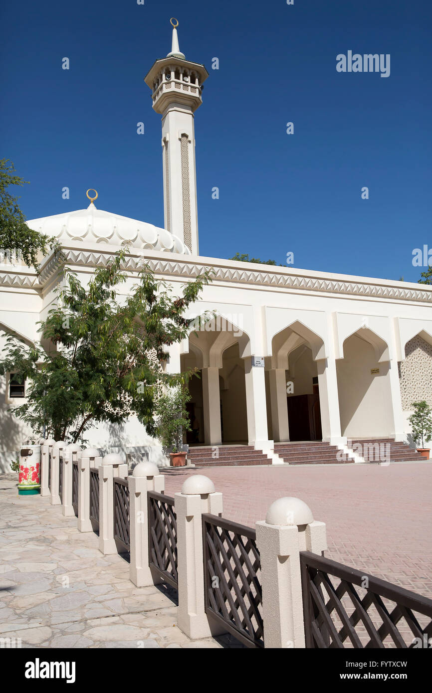 Mosque and minaret in the Sikka area, the oldest area, of Dubai UAE ...