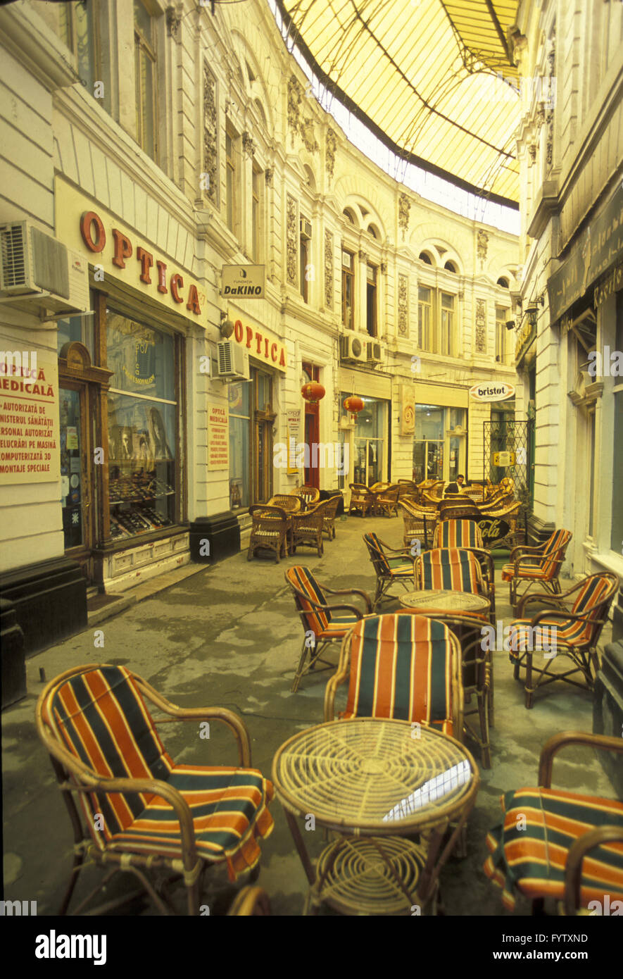 Bucharest romania cafe hi-res stock photography and images - Alamy