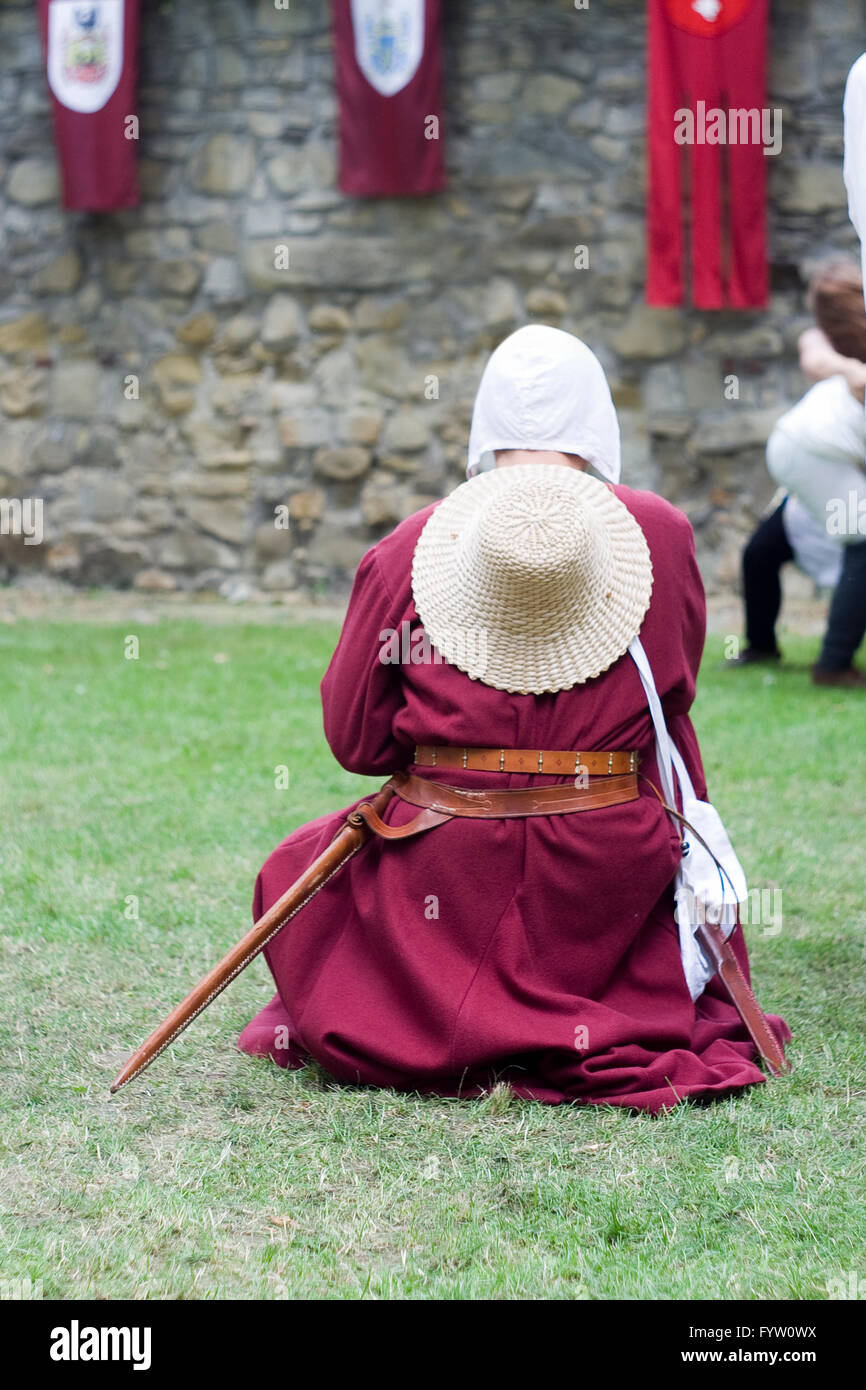 Squire knight hi-res stock photography and images - Alamy