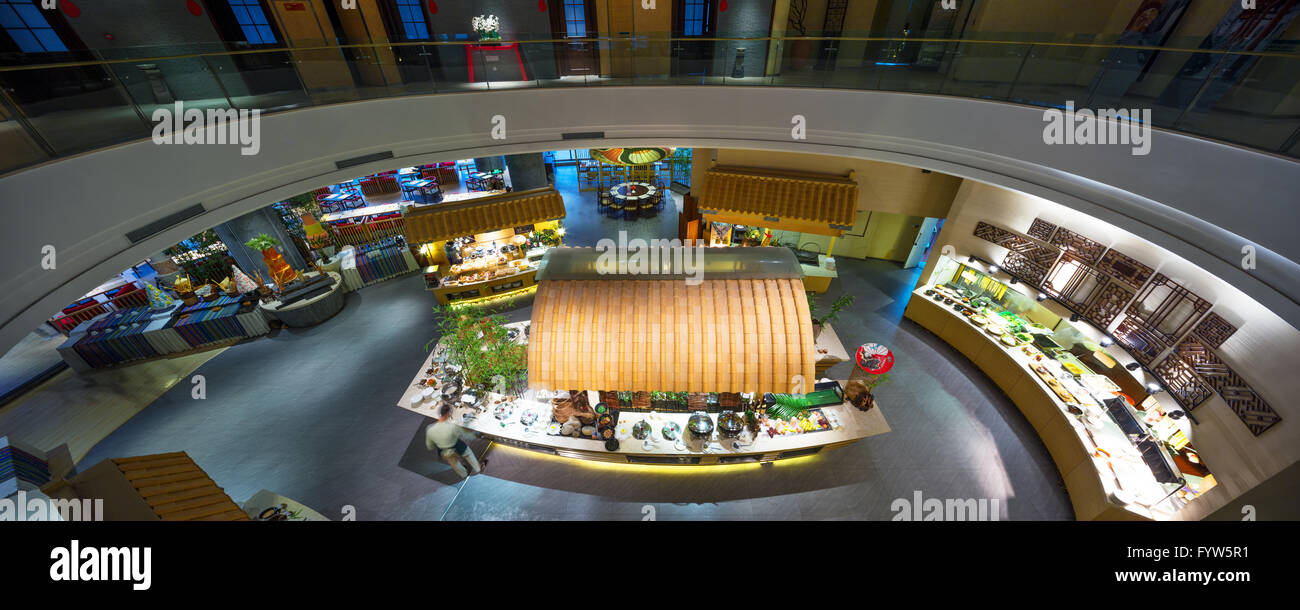 retail stores in grand hall Stock Photo - Alamy