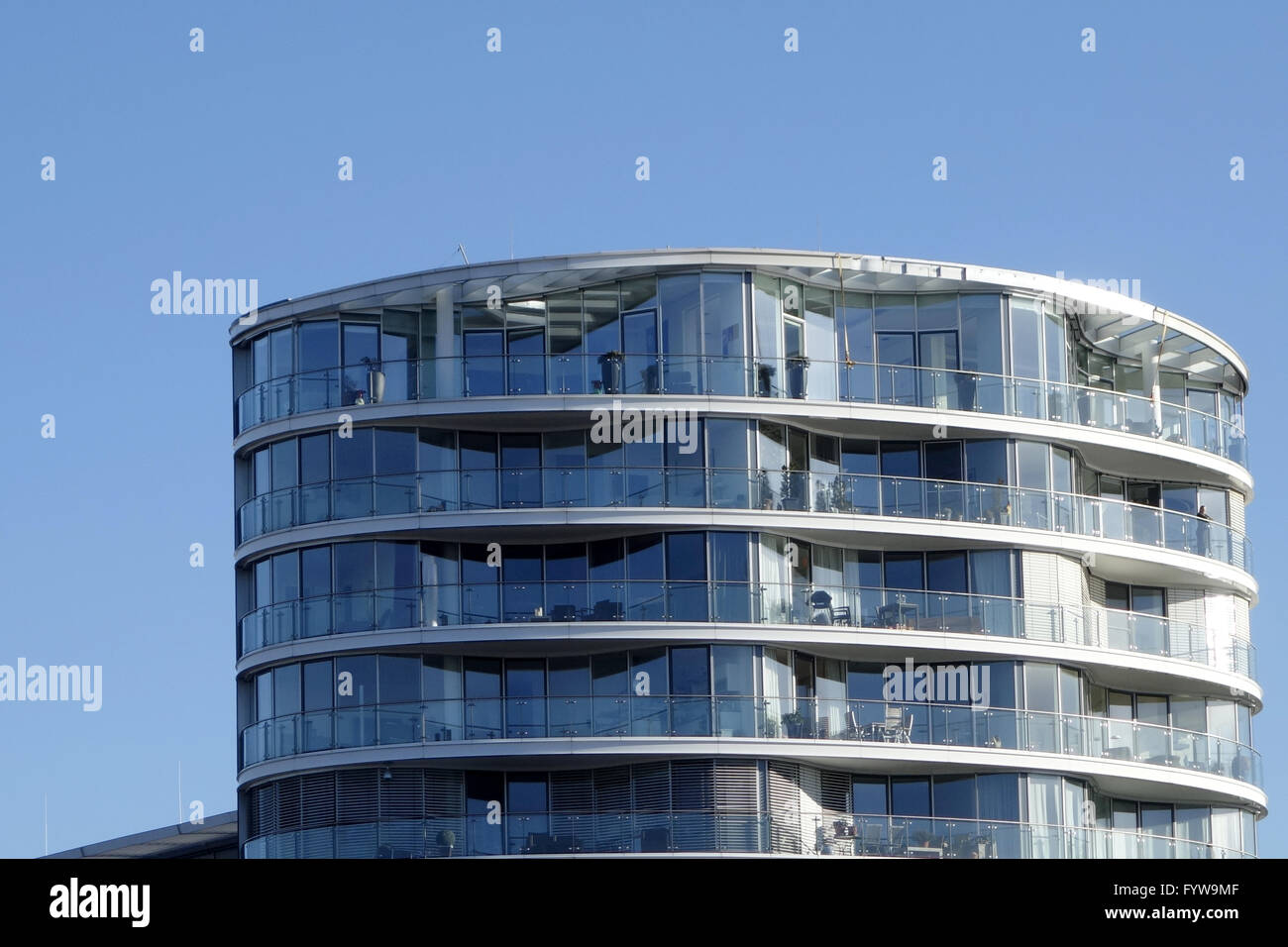 Rundes hochhaus hi-res stock photography and images - Alamy