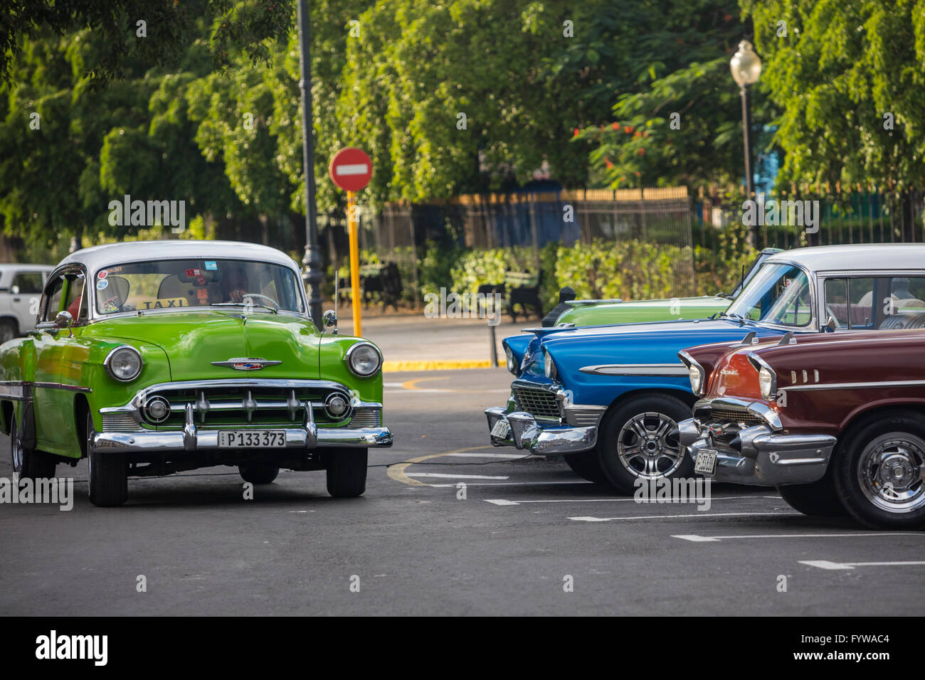 Taxis in havana hi-res stock photography and images - Alamy