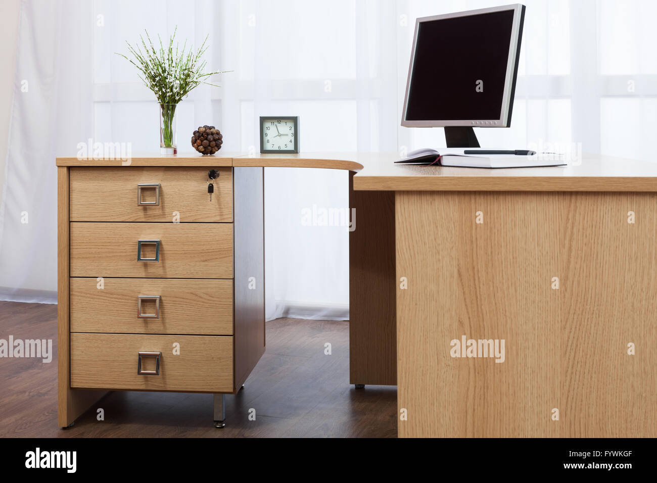 computer on desk Stock Photo - Alamy