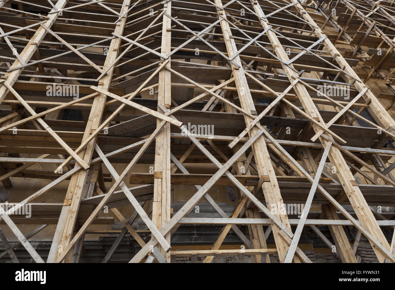 Timber frame with scaffold hi-res stock photography and images - Alamy