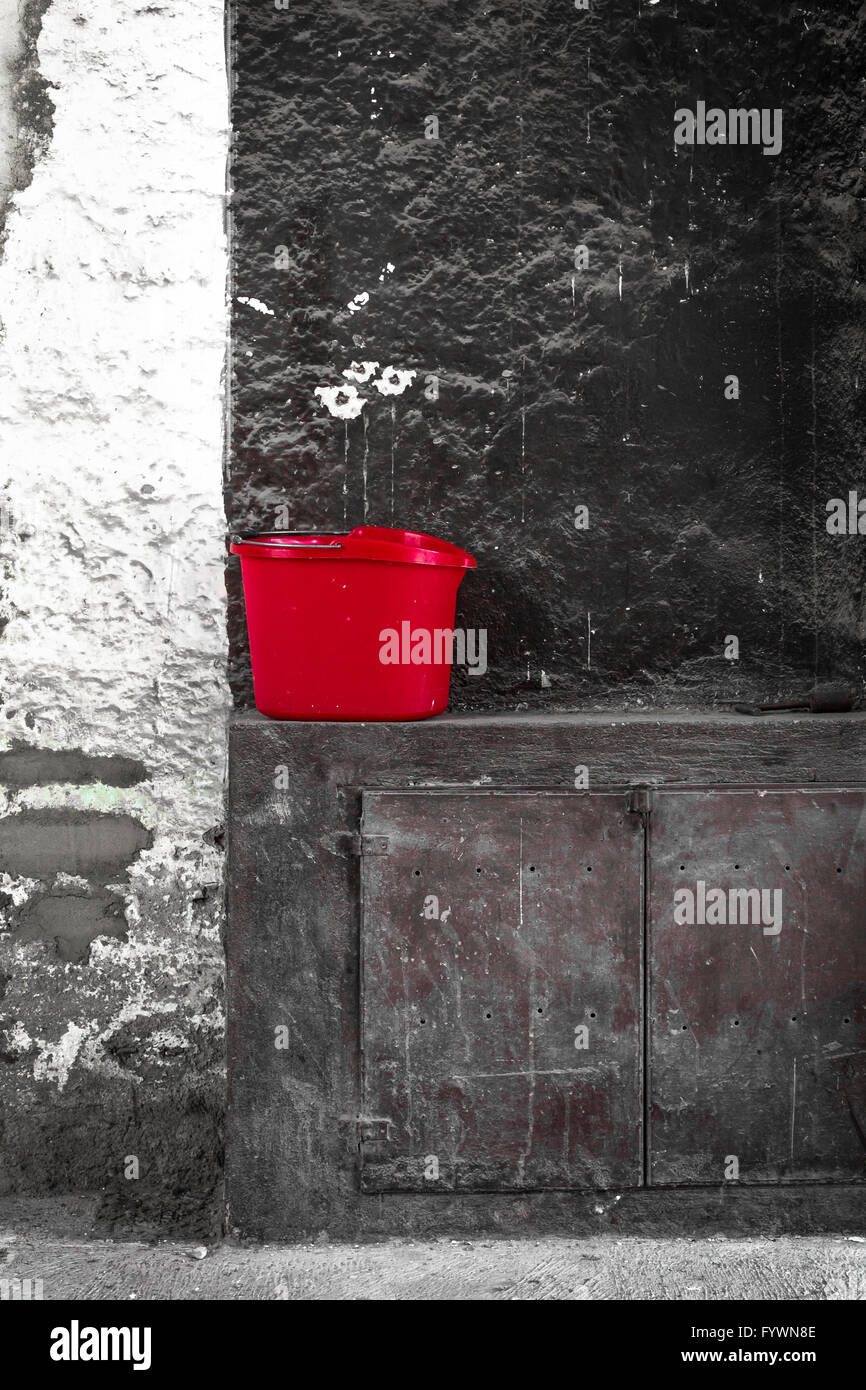 Bucket of paint wallpaper hi-res stock photography and images - Alamy