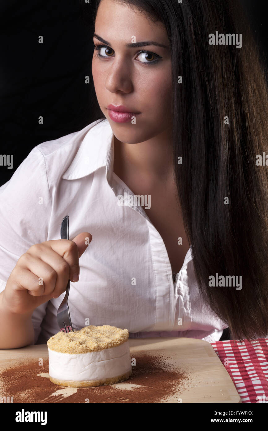 Food red lips cake hi-res stock photography and images - Alamy