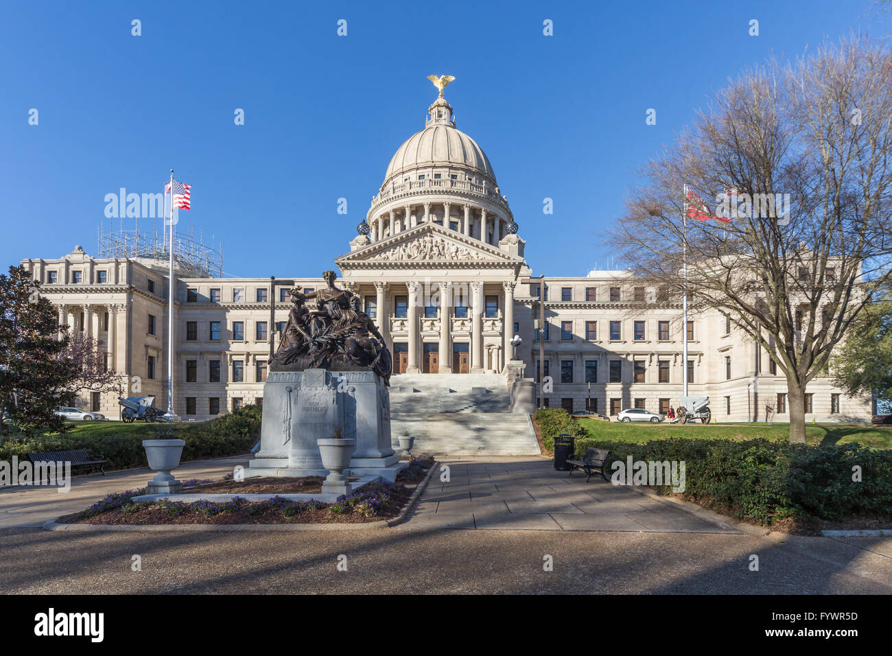 Mississippi State Capitol and Our Mothers Monument in Jackson ...