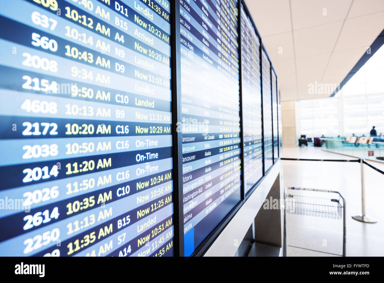 Flight information on airport hi-res stock photography and images - Alamy