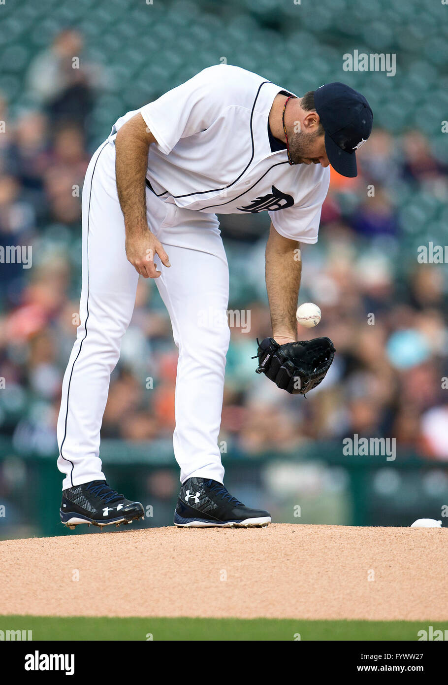 Detroit, Michigan, USA. 27th Apr, 2016. Detroit Tigers pitcher Justin ...