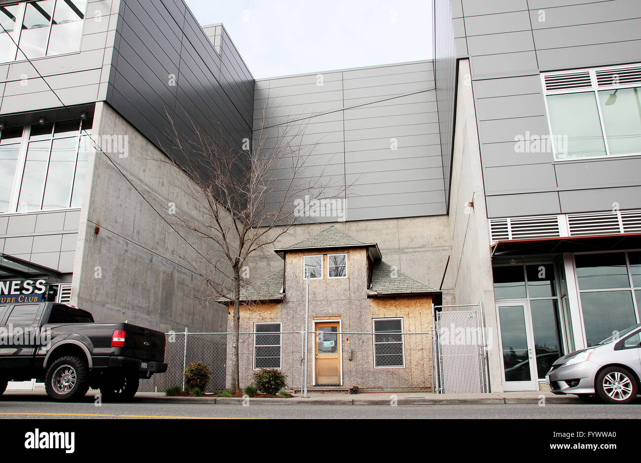 Seattle, USA. 20th Apr, 2016. The so-called 'Up' house stands between ...