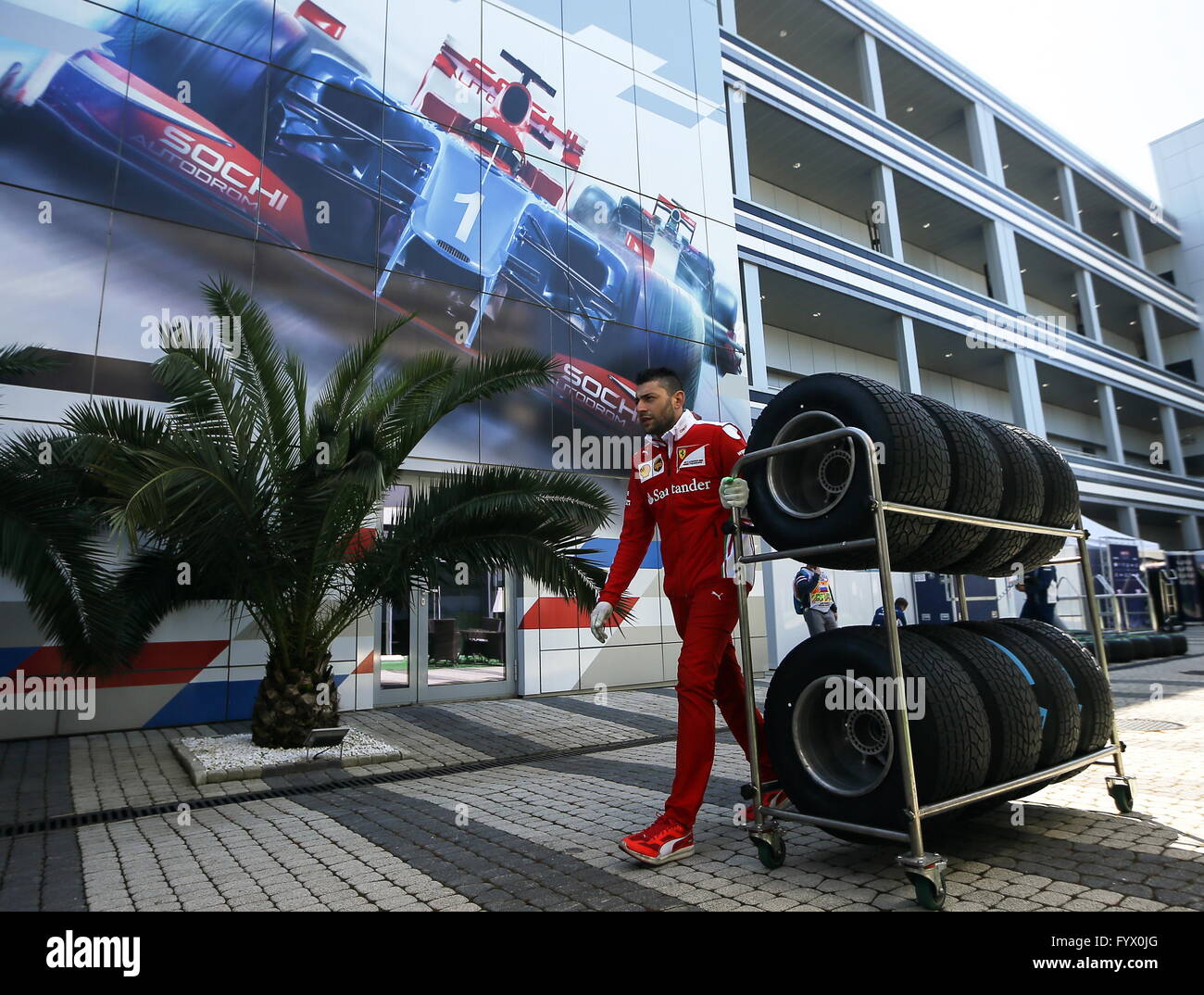 F1 Mechanic Stock Photos & F1 Mechanic Stock Images - Alamy