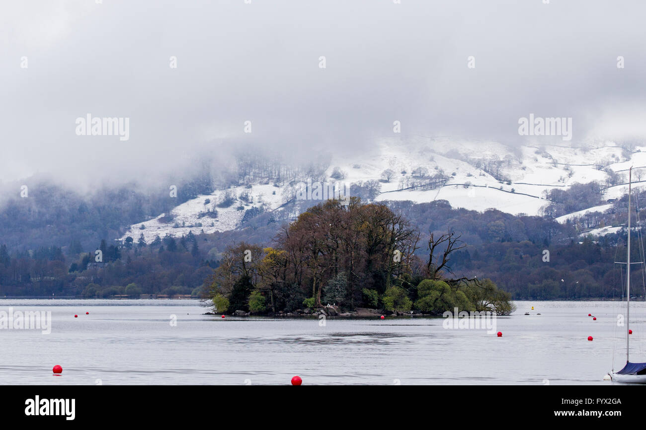 Lake Windermere Cumbria 28th April 2016 UK Weather 4.30pm clouds clear ...