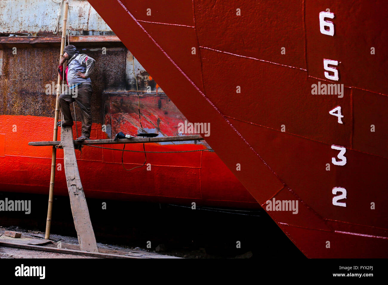 Dhaka, Bangladesh. 28th Apr, 2016. Ship building industry in Bangladesh ...