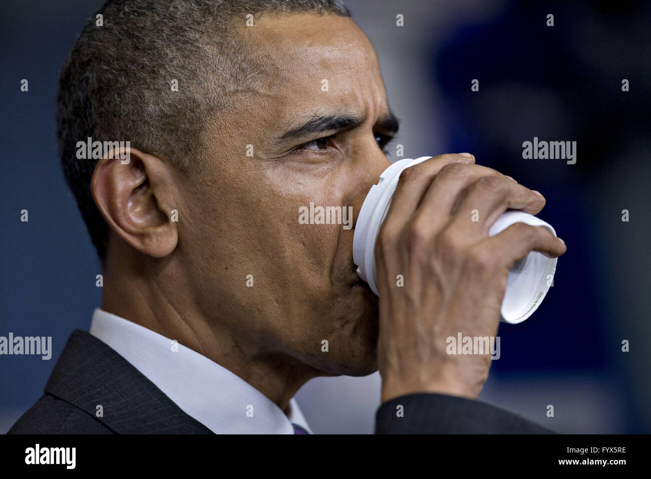 Us president obama drink on hi-res stock photography and images - Alamy