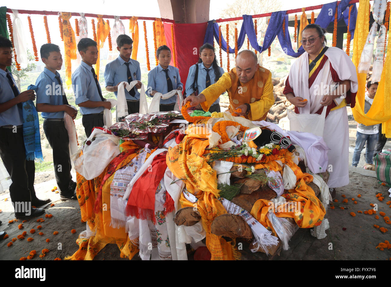 Buddhist funeral hi-res stock photography and images - Alamy