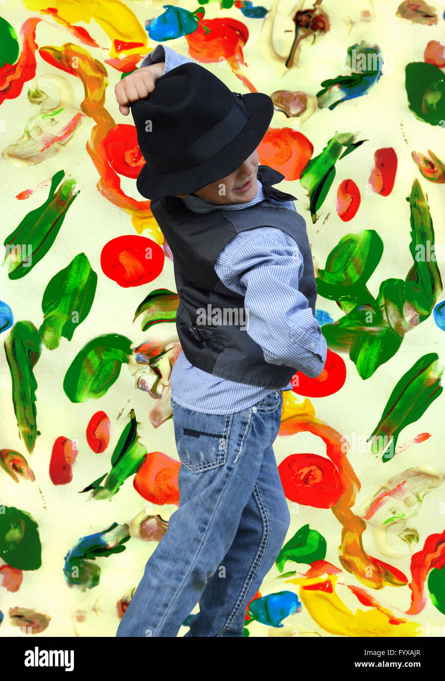 Kid dancing hi-res stock photography and images - Alamy