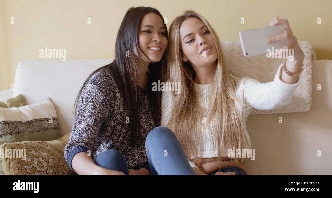 Two women posing selfie hi-res stock photography and images - Alamy
