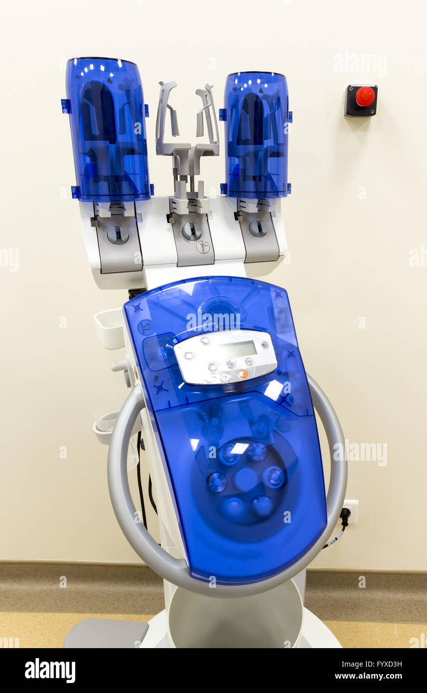 Tomography cancer treatment scanner Stock Photo - Alamy