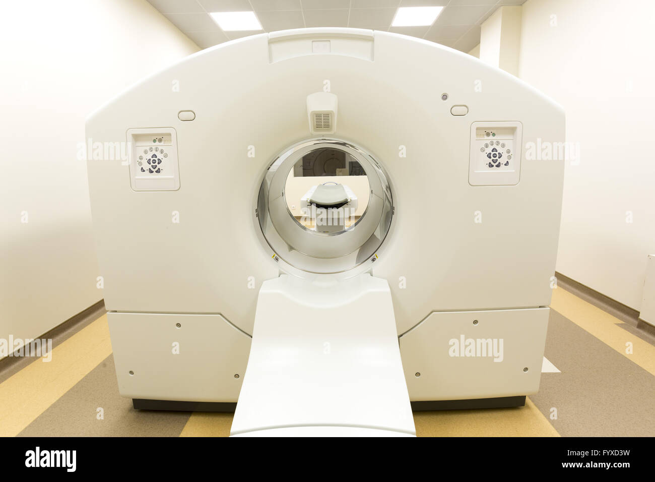 Tomography cancer treatment scanner Stock Photo - Alamy