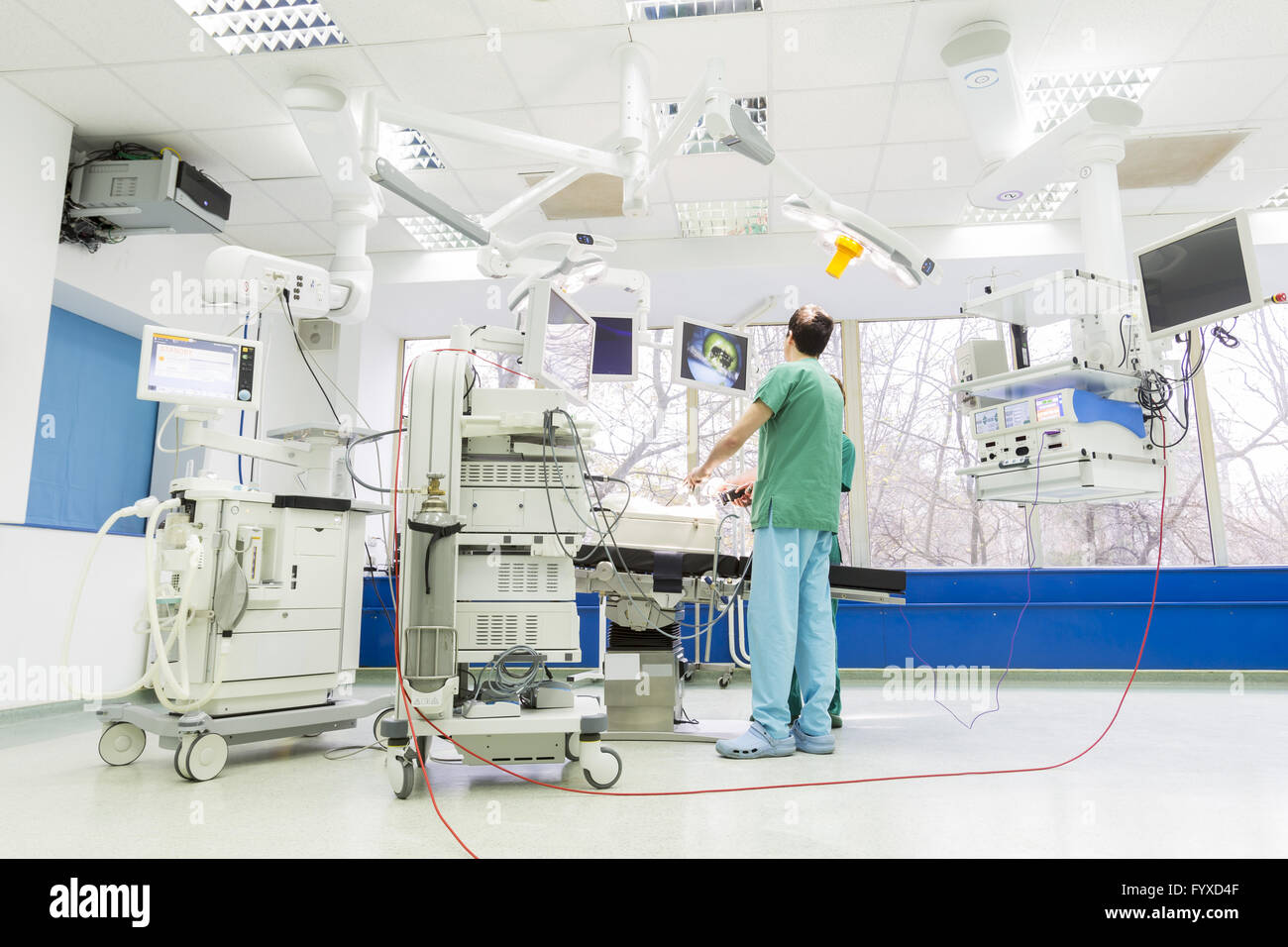Modern operating room hi-res stock photography and images - Alamy
