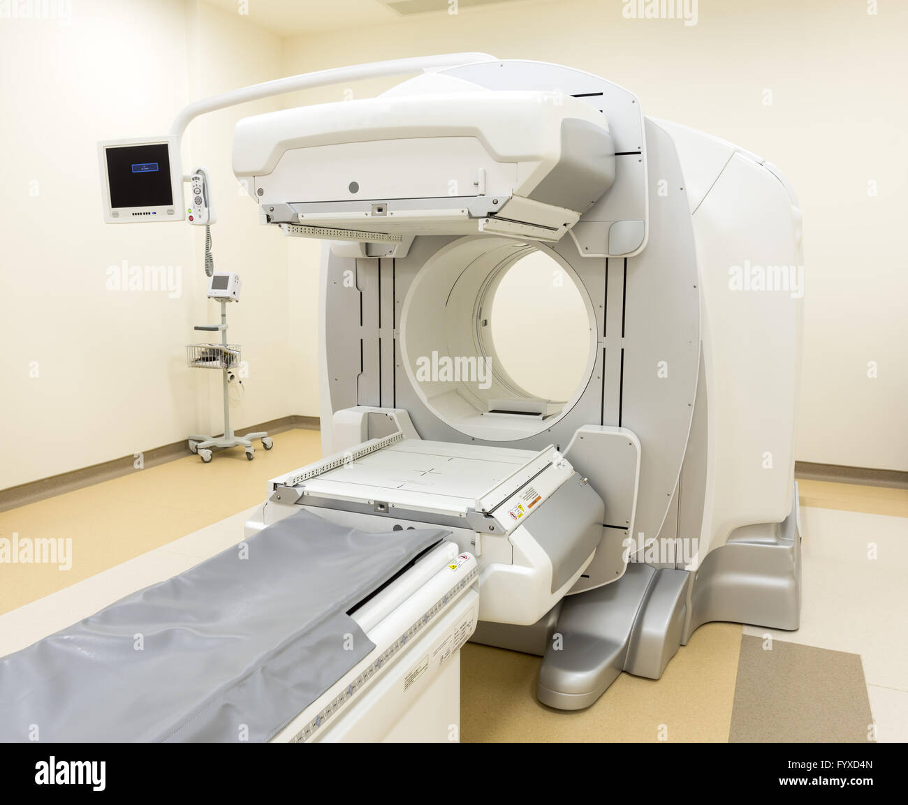 Tomography cancer treatment scanner Stock Photo - Alamy