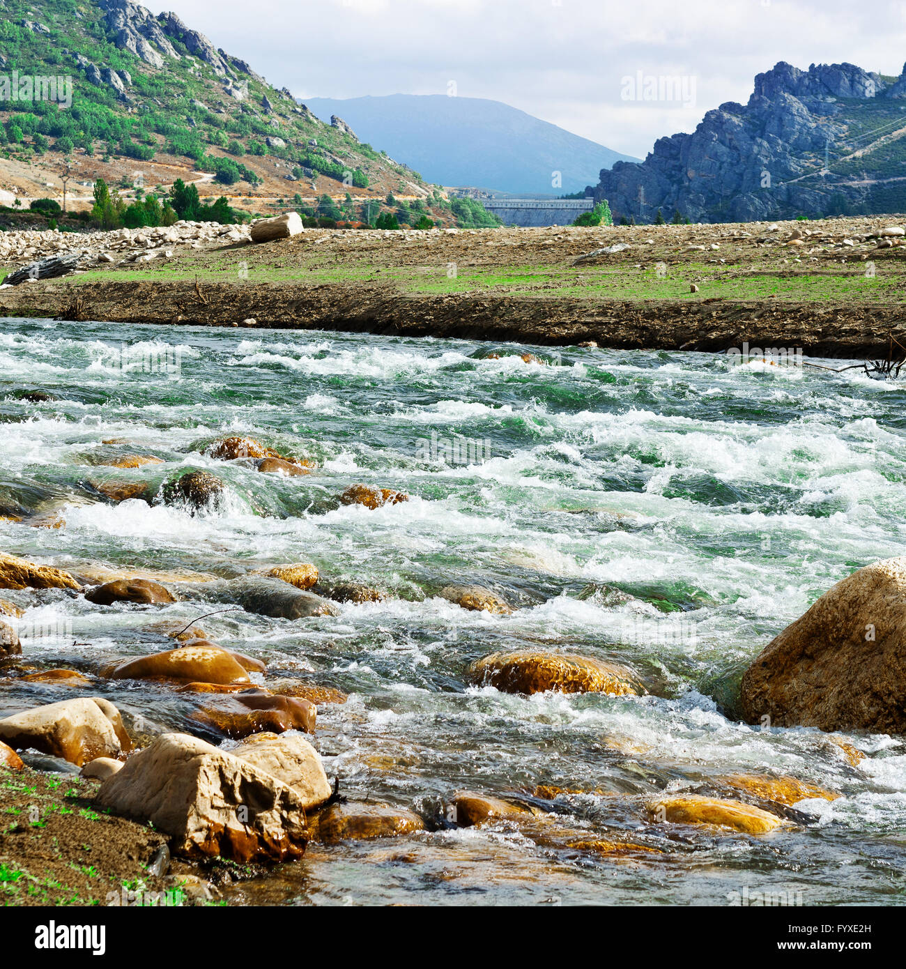 Pebbles dam hi-res stock photography and images - Alamy