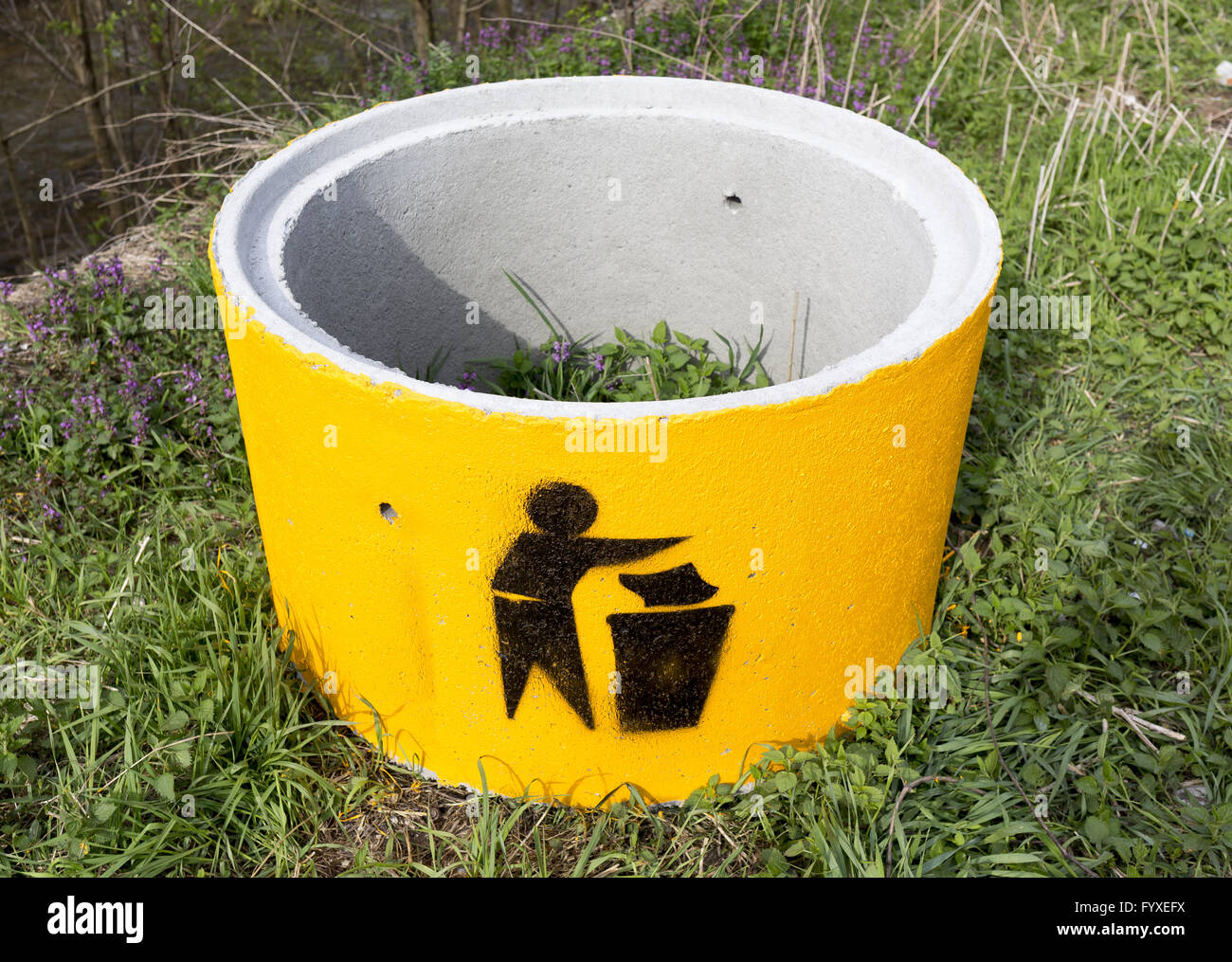 Concrete containers hi-res stock photography and images - Alamy
