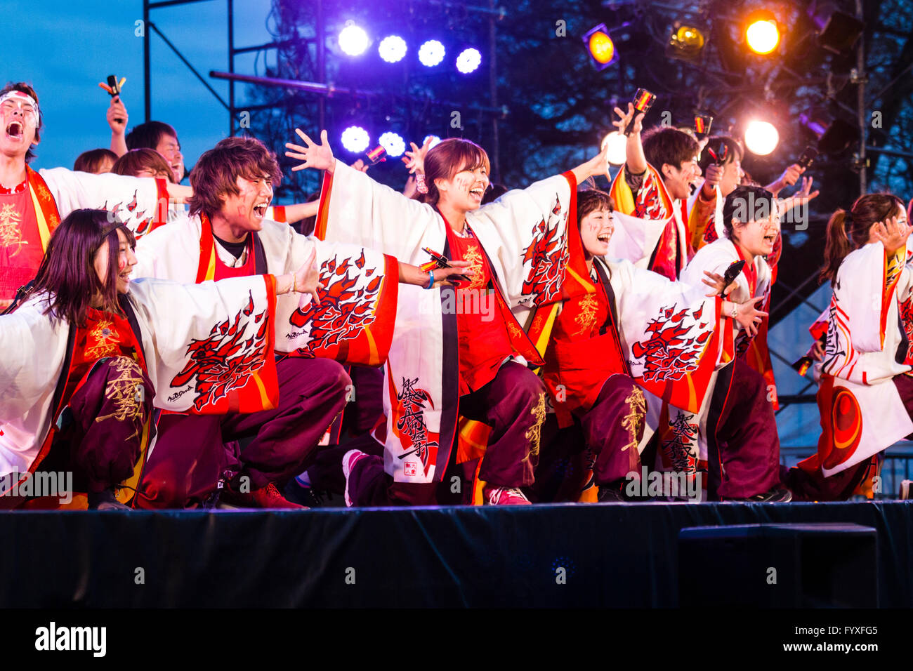 Japanese dance troupe, Men and women in yukata jackets, dancing at ...