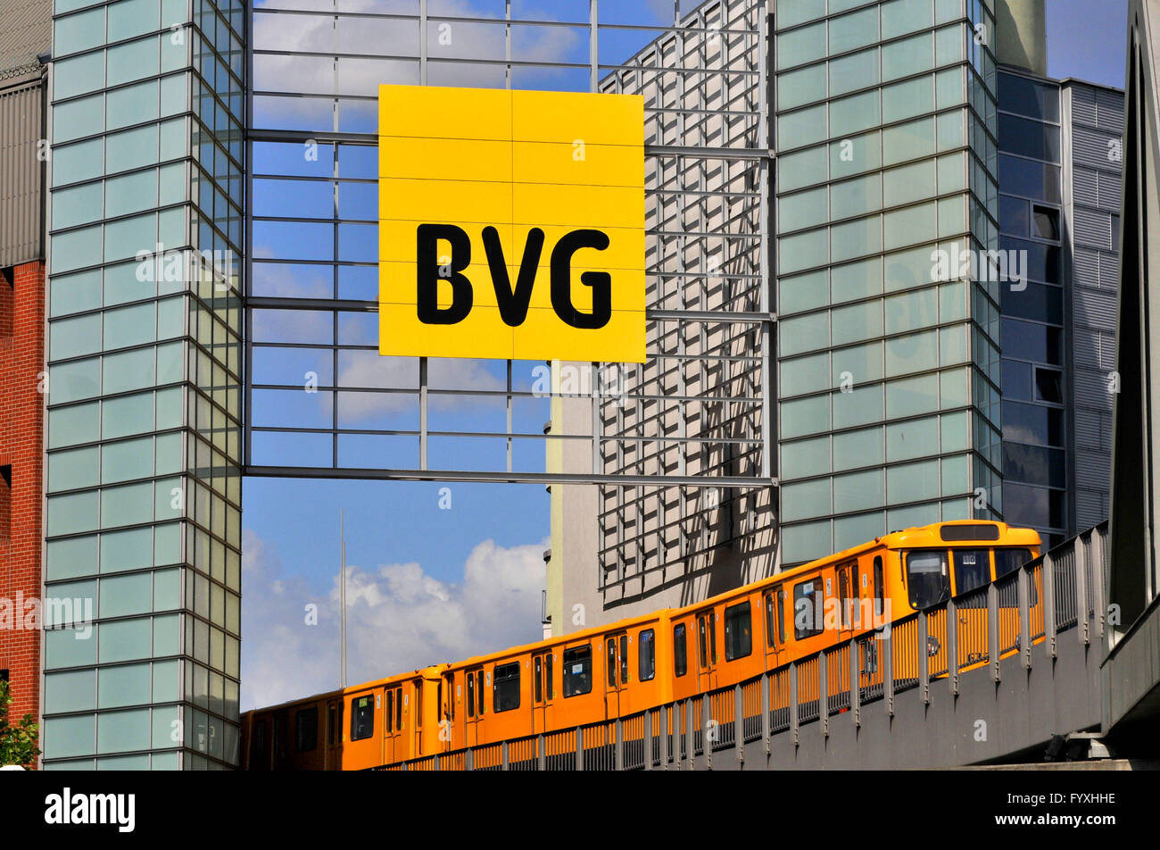 U1, underground, Berlin U-Bahn, BVG, Schoneberger Ufer, Friedrichshain ...