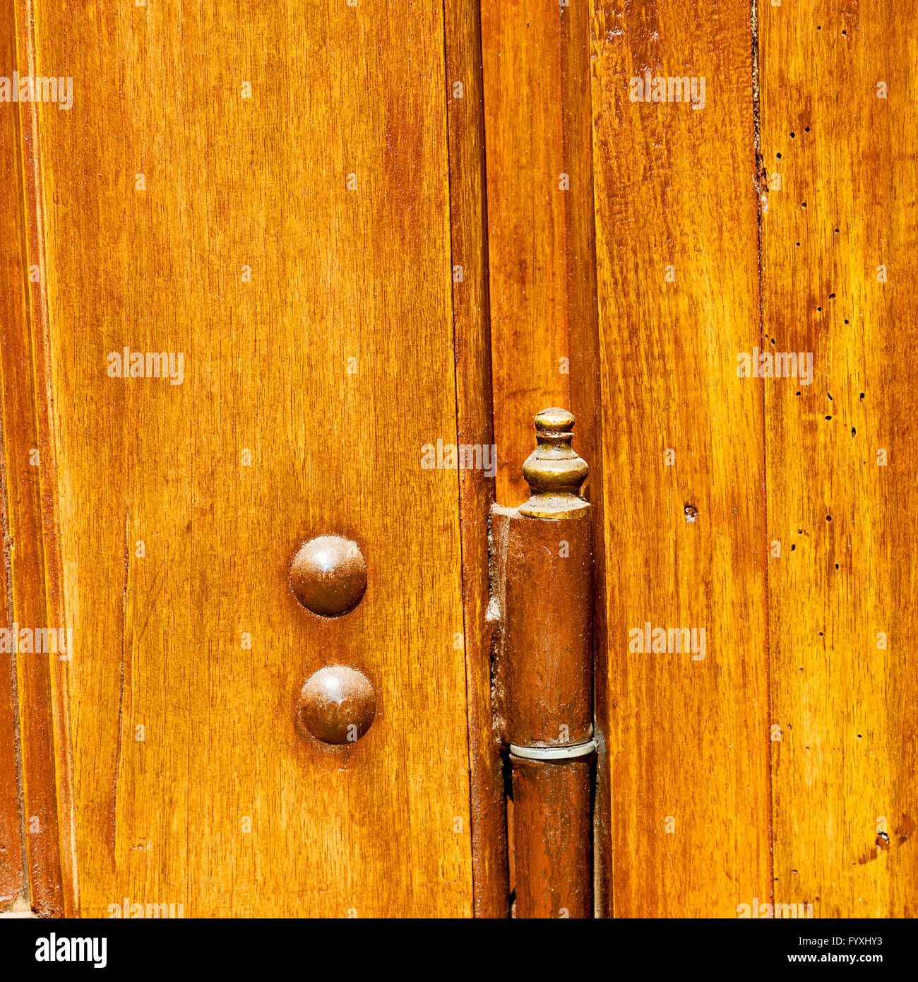 old door and ancien wood closed house antique hinge Stock Photo - Alamy
