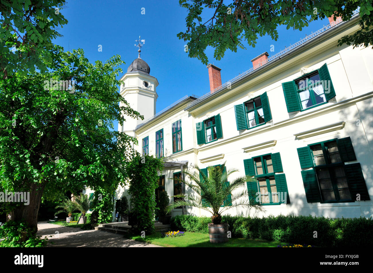 Castle Britz, Neukolln, Berlin, Germany / Neukölln Stock Photo - Alamy