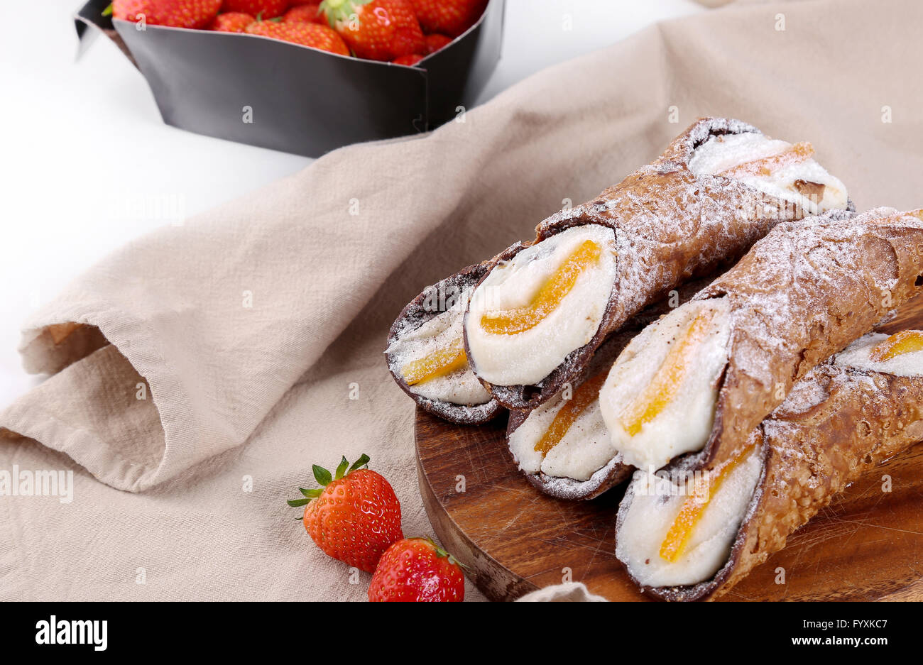 Tray of sicilian cannoli hi-res stock photography and images - Alamy