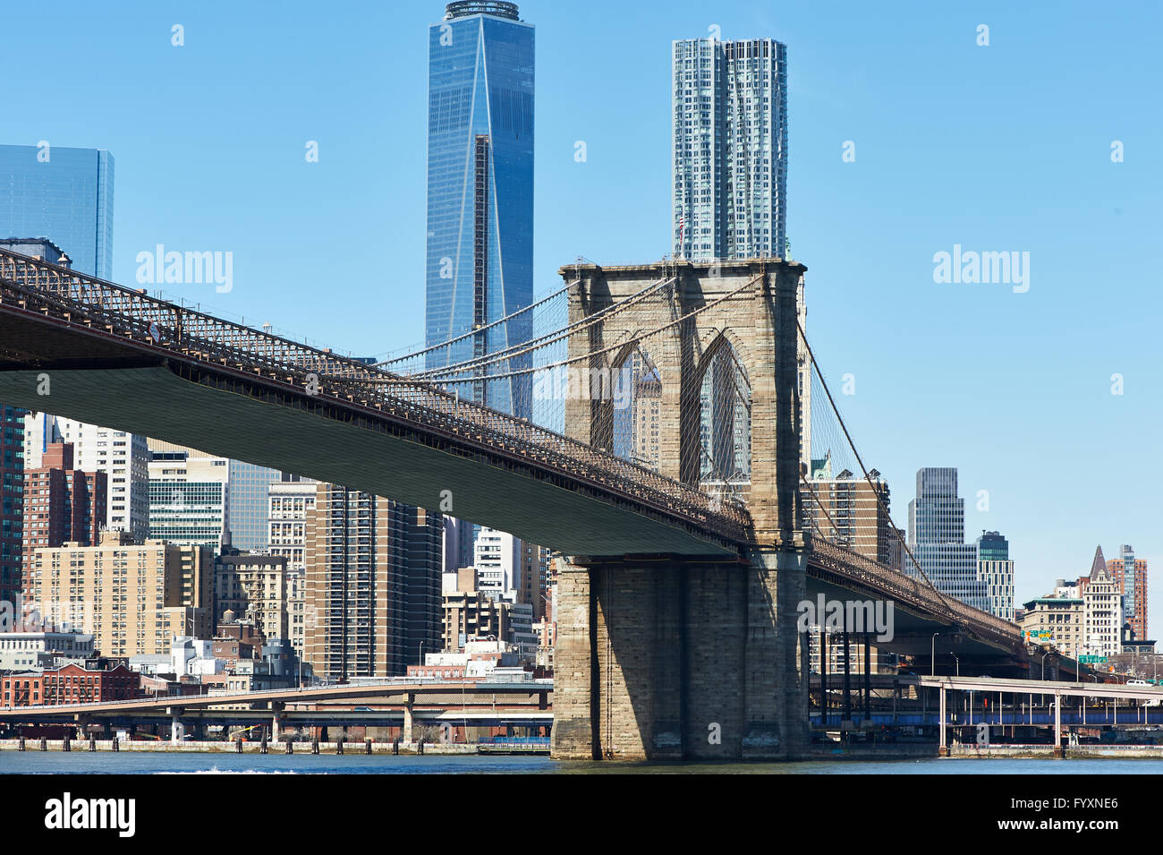 Brooklyn Bridge with lower Manhattan skyline Stock Photo - Alamy