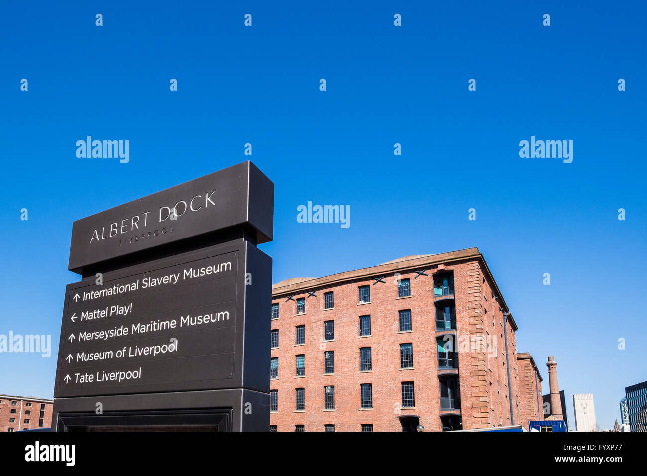 Albert dock liverpool sign hi-res stock photography and images - Alamy