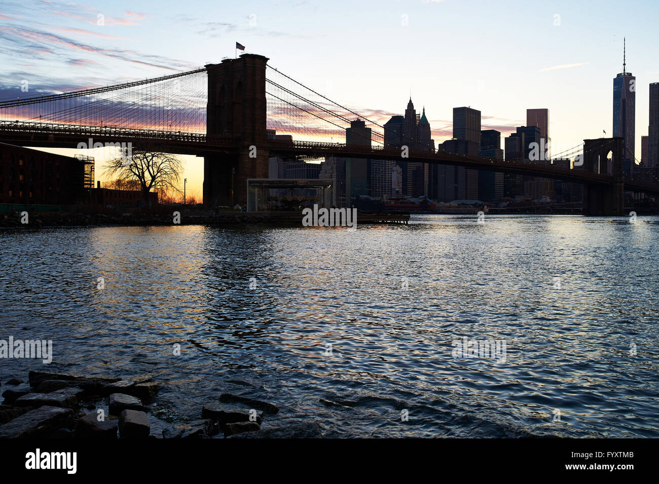 Brooklyn Bridge with lower Manhattan skyline Stock Photo - Alamy