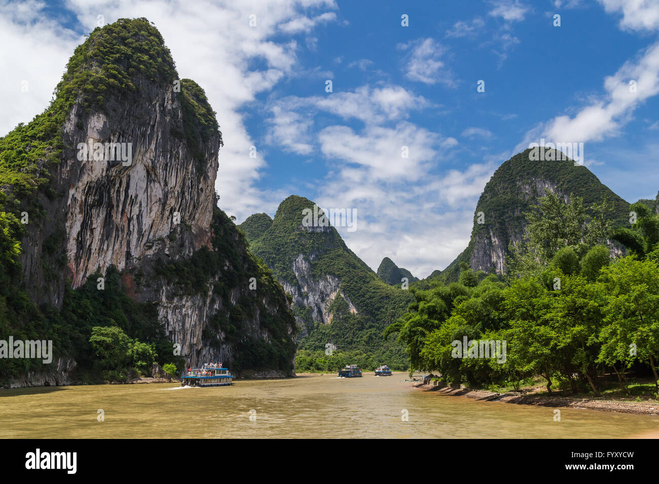 Karst mountains and limestone peaks of Li river in China Stock Photo ...