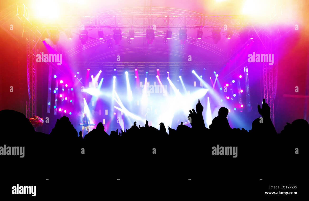 Young people music concert hi-res stock photography and images - Alamy