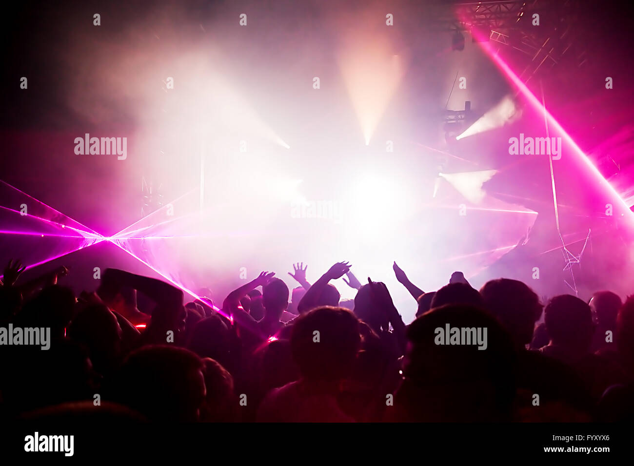 Concert on stage crowd people hi-res stock photography and images - Alamy