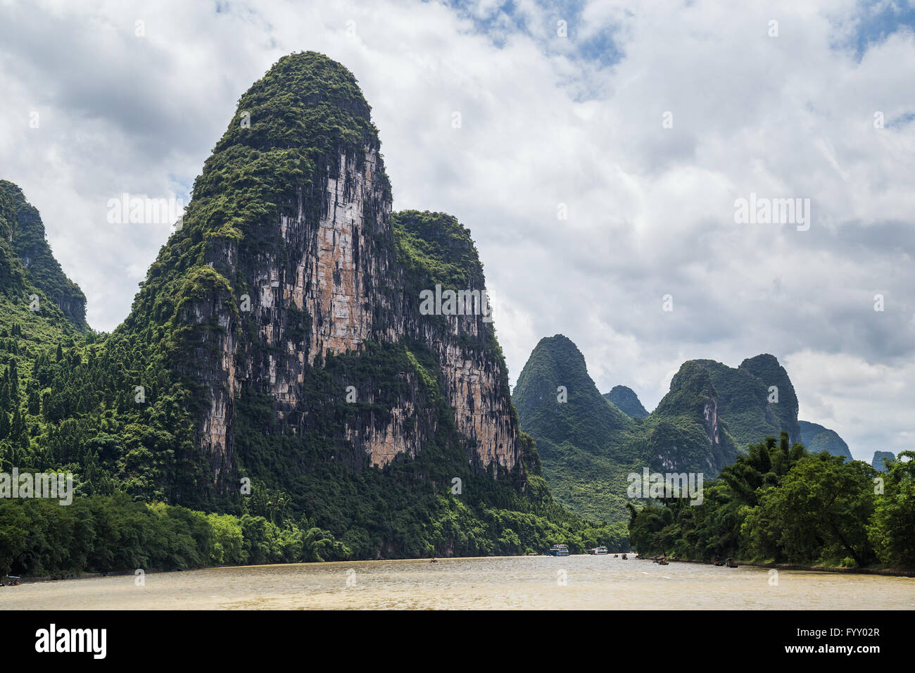 Karst mountains and limestone peaks of Li river in China Stock Photo ...