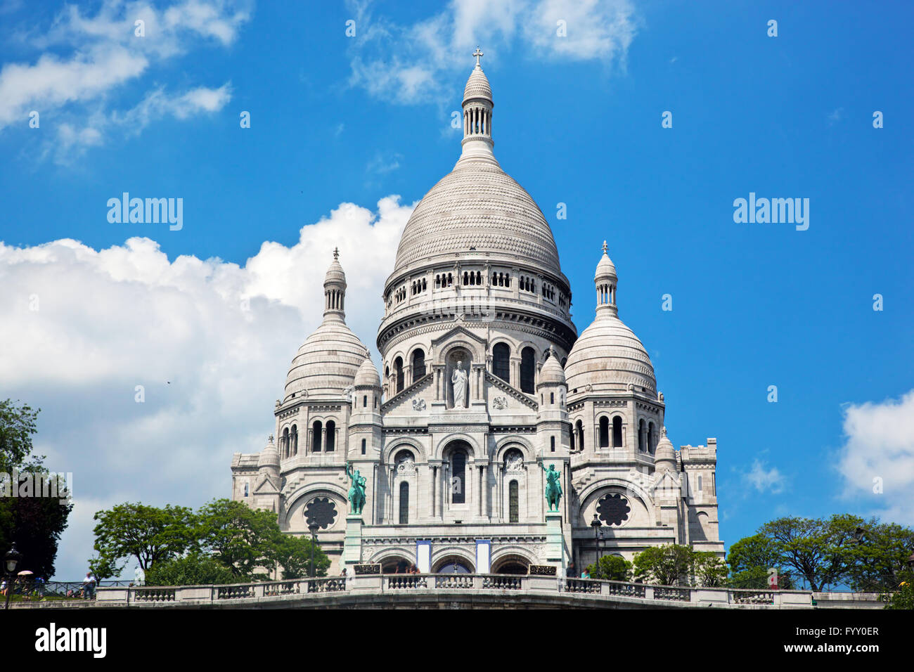Sacre coeur basilica paris hi-res stock photography and images - Alamy