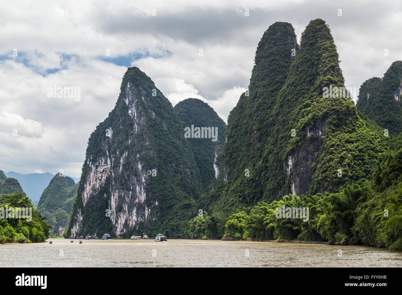 Karst mountains and limestone peaks of Li river in China Stock Photo ...
