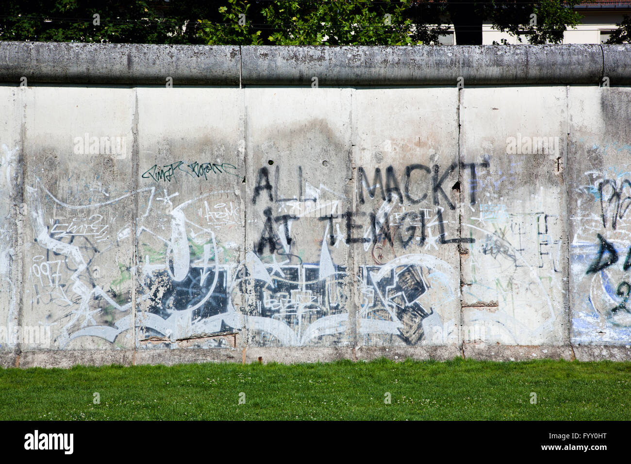 Berlin wall texture hi-res stock photography and images - Alamy