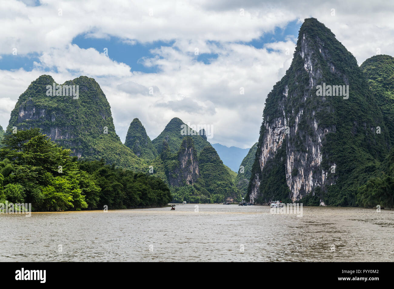 Karst mountains and limestone peaks of Li river in China Stock Photo ...