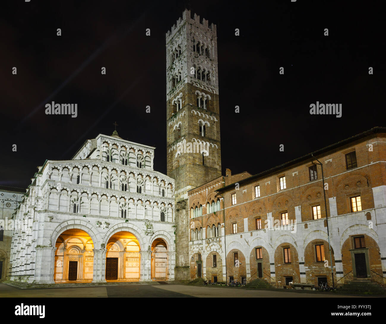 Lucca city night view hi-res stock photography and images - Alamy