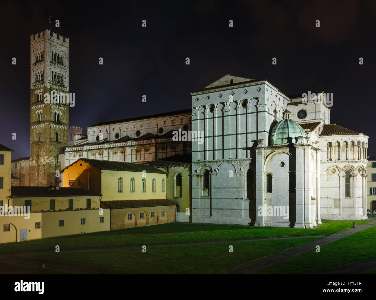 Lucca city night view hi-res stock photography and images - Alamy