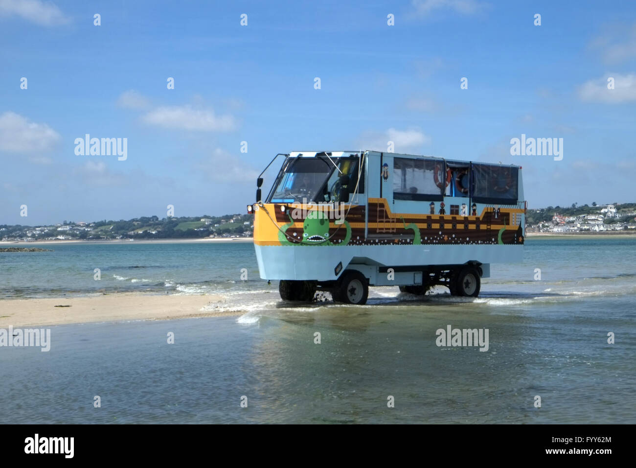 Amphibious vehicle hi-res stock photography and images - Alamy