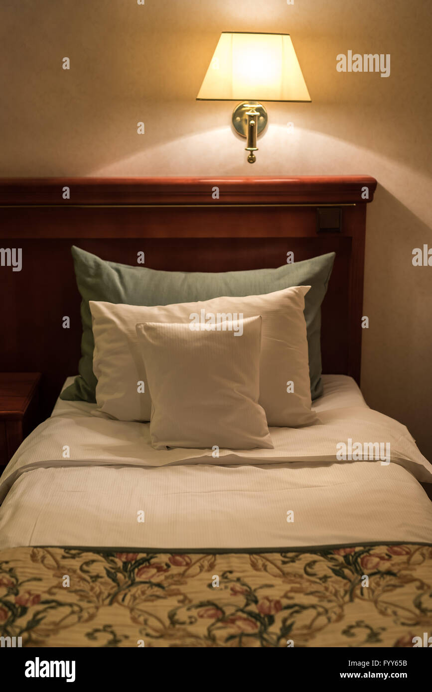 Room at night hi-res stock photography and images - Alamy