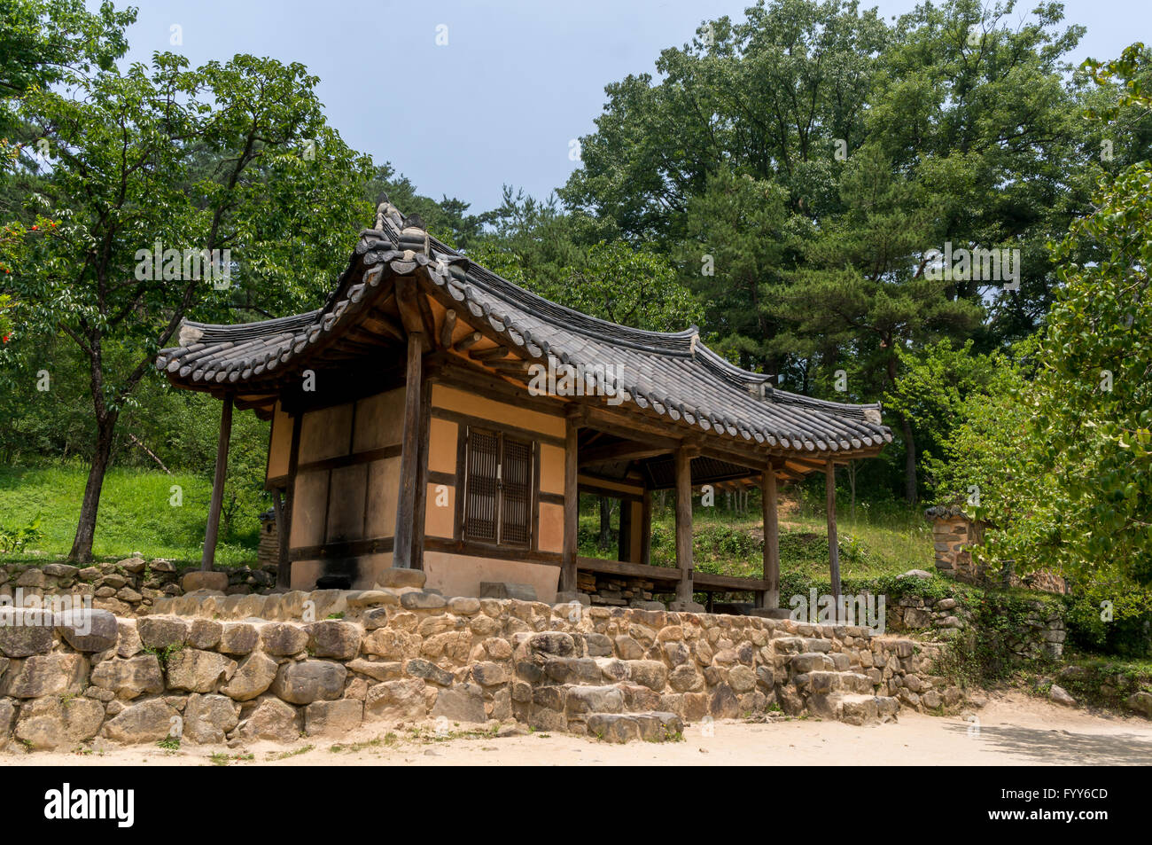 traditional Korean garden Stock Photo - Alamy